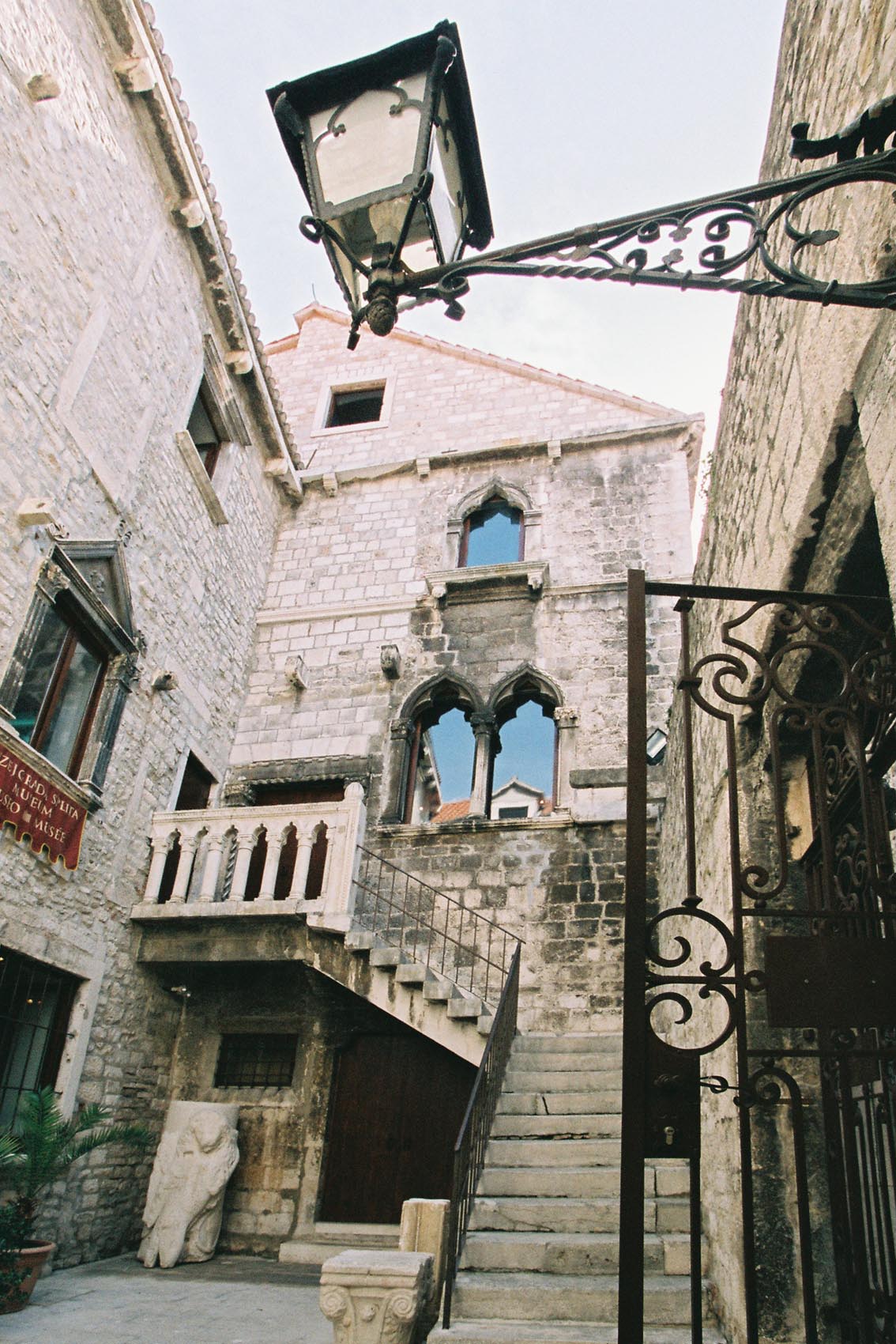 Split City Museum | Culture & Art | Croatia4me - Jouw vakantie naar ...